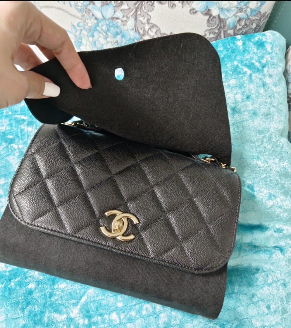 Chanel Bus Affinity on Carousell