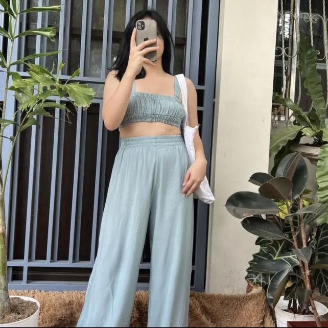 Coordinate croptop and HW wide leg pants, Women's Fashion, Dresses ...