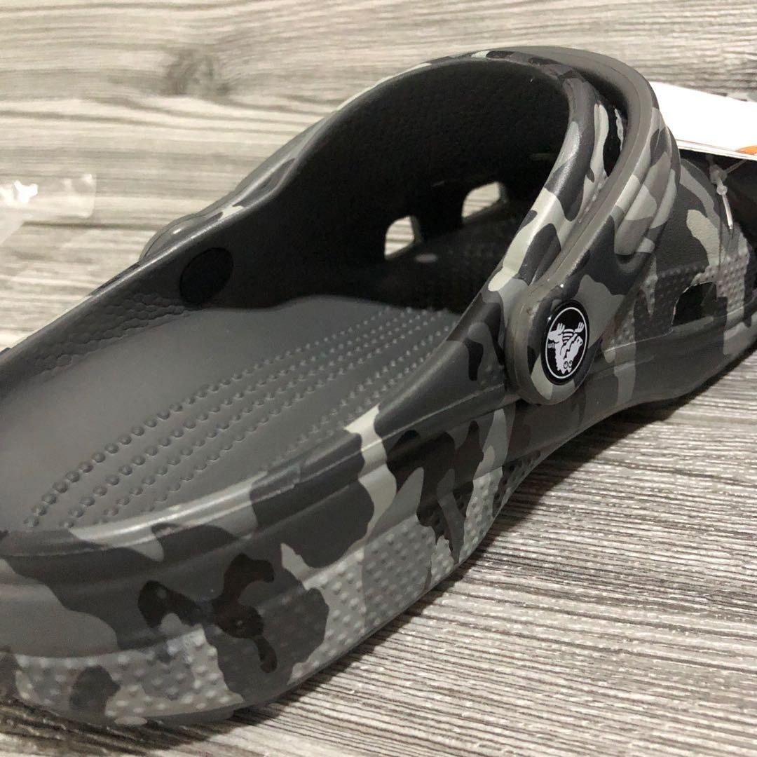 crocs camo Gray Limited release (ORIGINAL CROCS) on Carousell