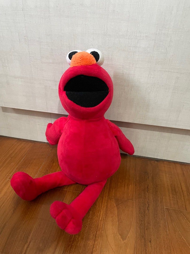 Elmo soft toy, Hobbies & Toys, Toys & Games on Carousell