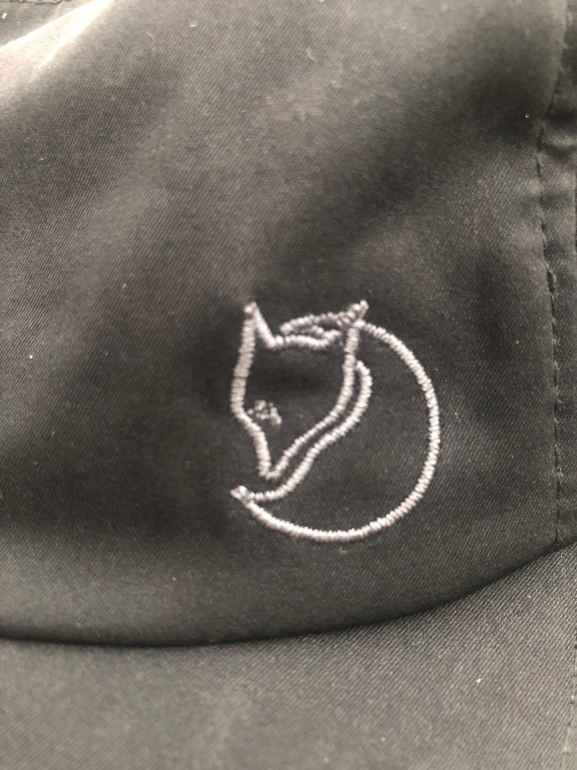 Fjallraven cap, Barang Yang Dicari di Carousell