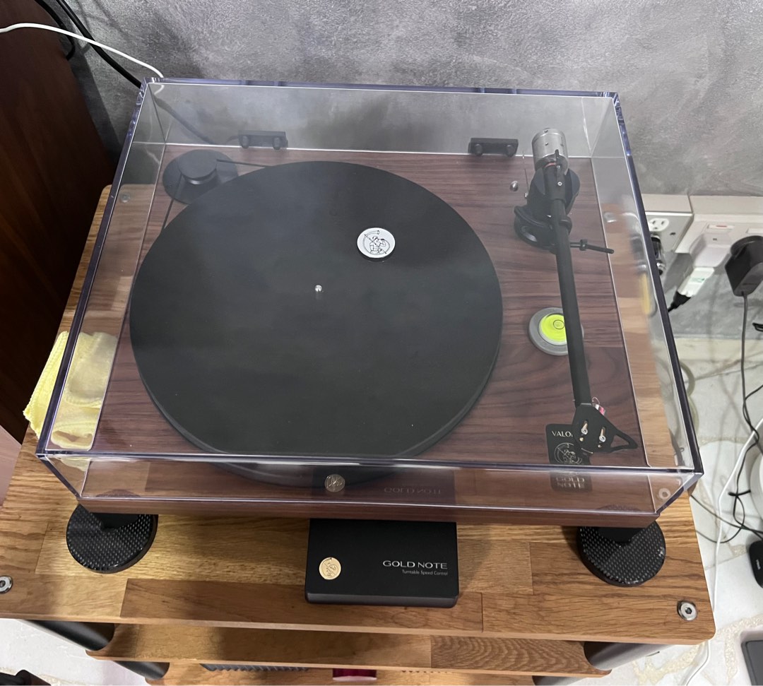 Gold Note Valore 425 plus Turntable with PST10 power supply & Hana Ml ...