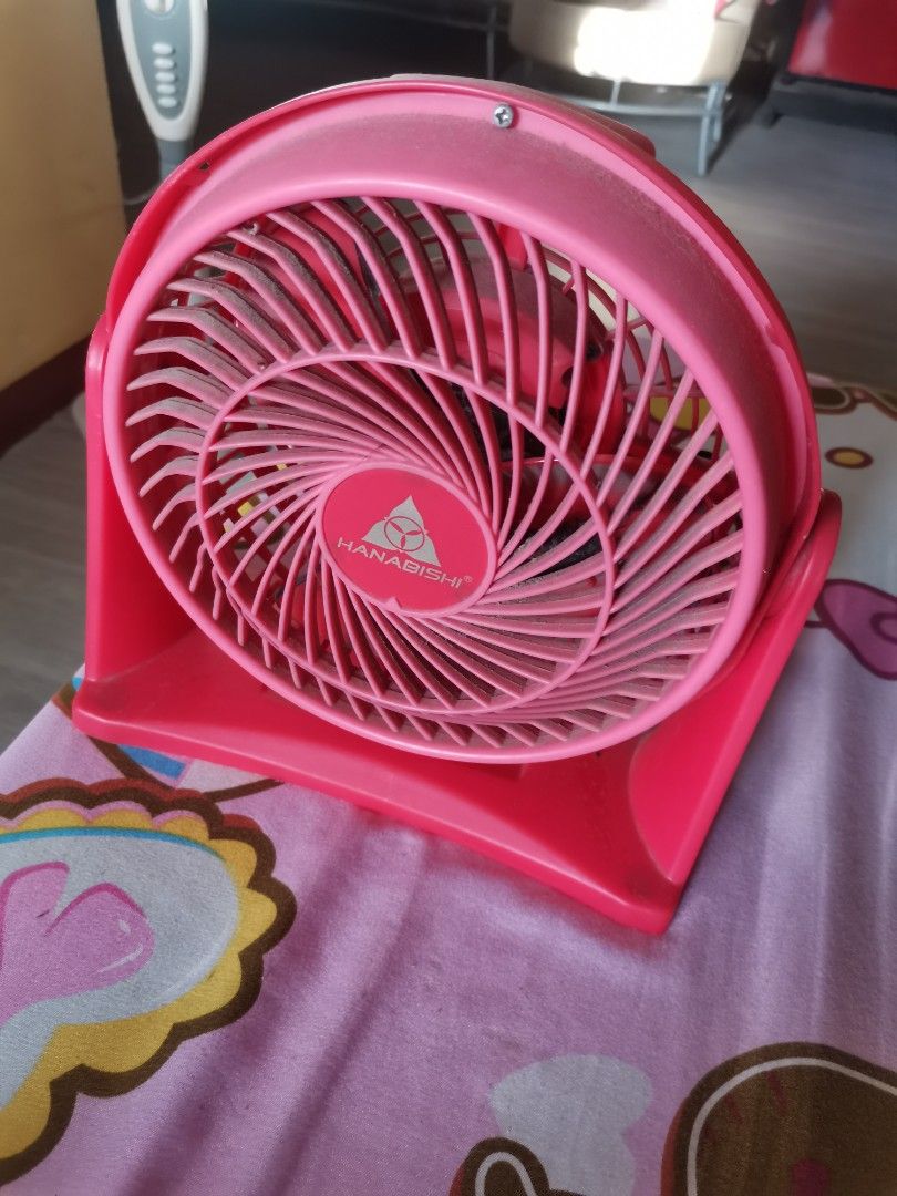 Hanabishi table mini fan, Furniture & Home Living, Lighting & Fans ...