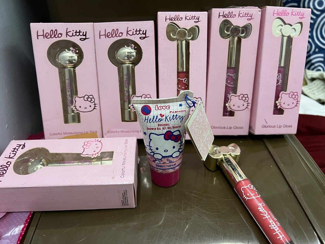 Hello Kitty Cosmetics Collection, Hobbies & Toys, Memorabilia ...