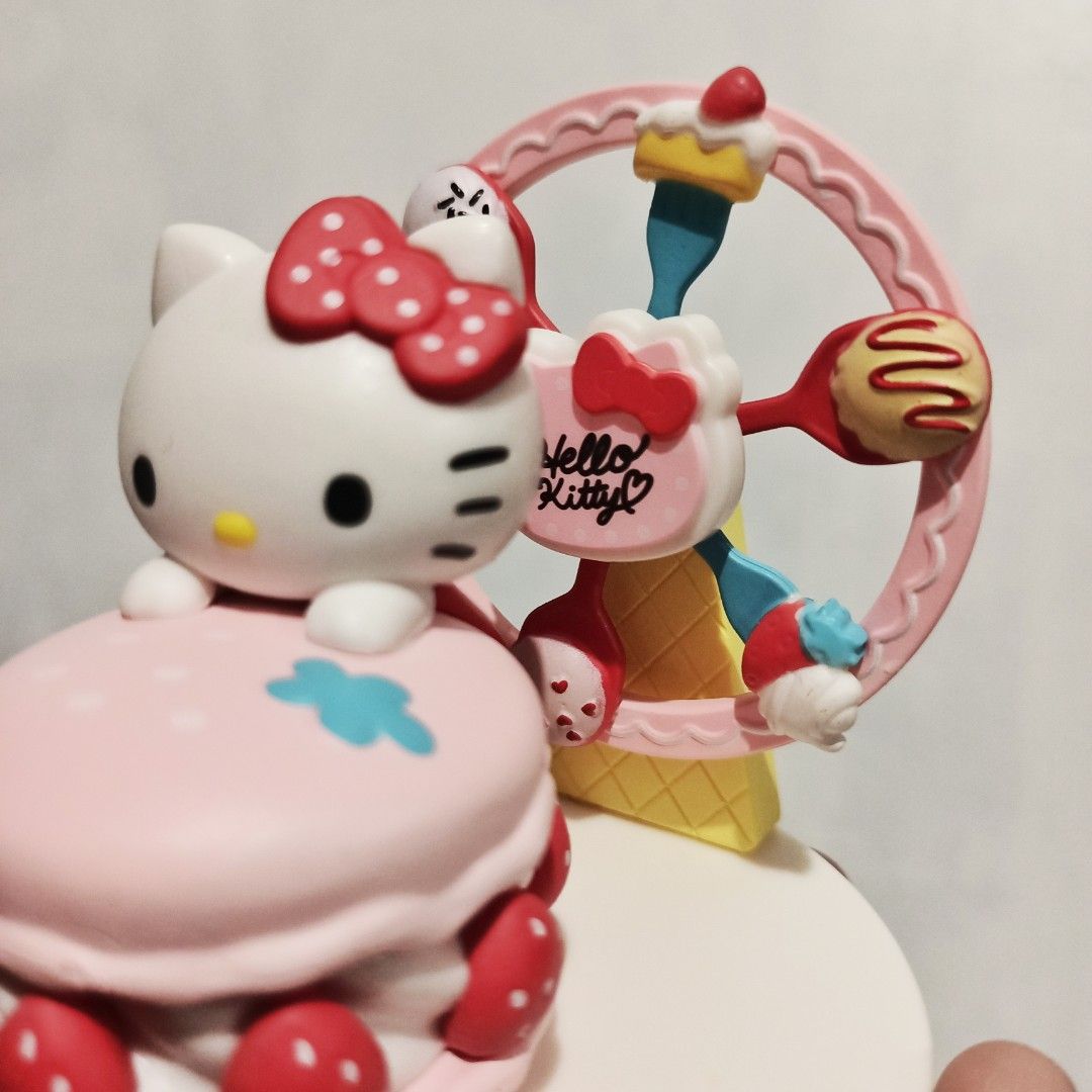 Hello Kitty Sanrio Macaroon Ferris Wheel Figure, Hobbies & Toys, Toys ...