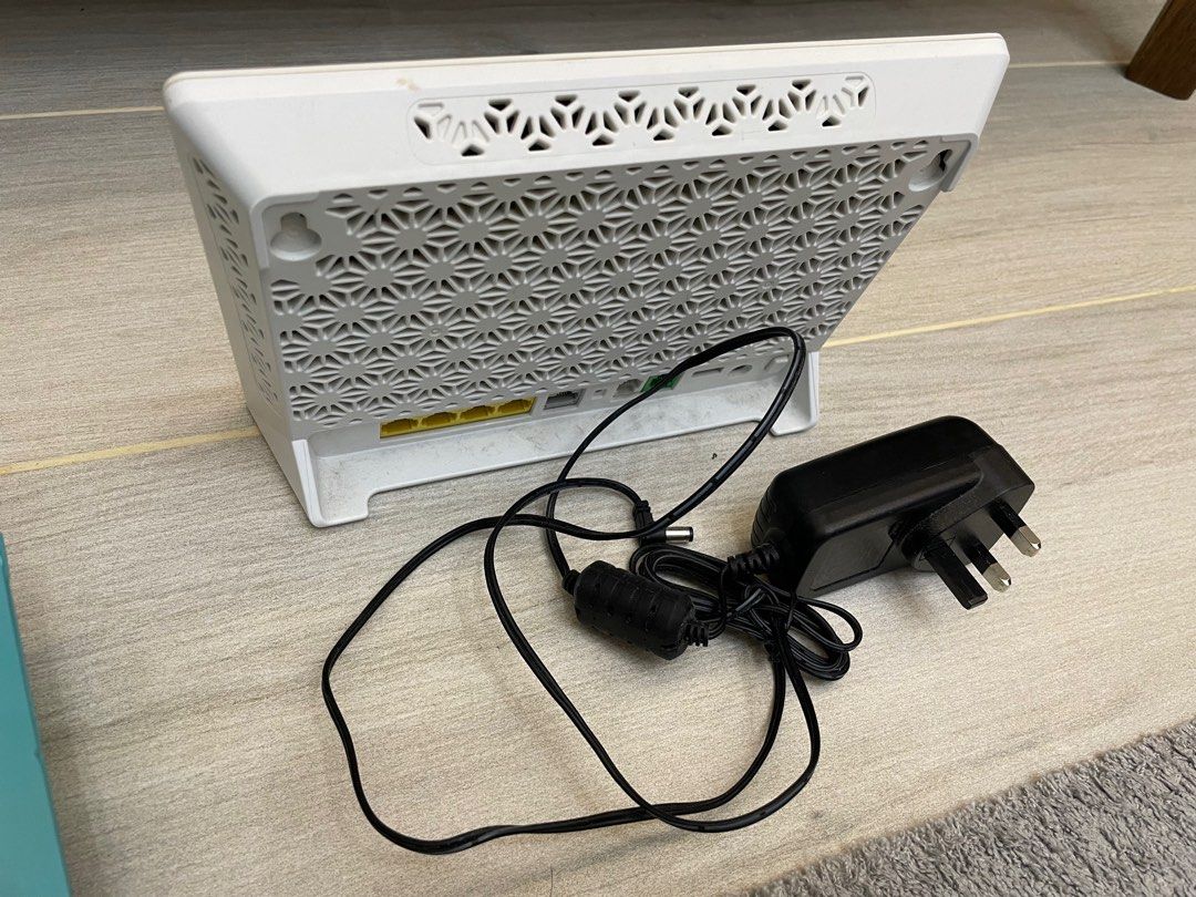 HKBN router, 電腦＆科技, 電腦周邊及配件, Wifi及上網相關產品 - Carousell