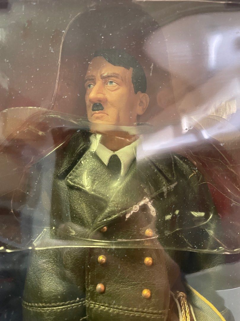 In The Past Toys 1/6 WWII German Adolf Hitler, 興趣及遊戲, 玩具 & 遊戲類 - Carousell