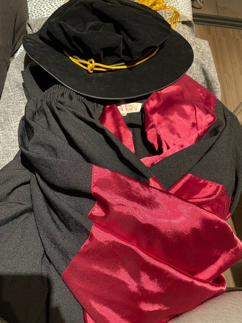 NTU PHD graduation gown, Men's Fashion, Coats, Jackets and Outerwear on ...