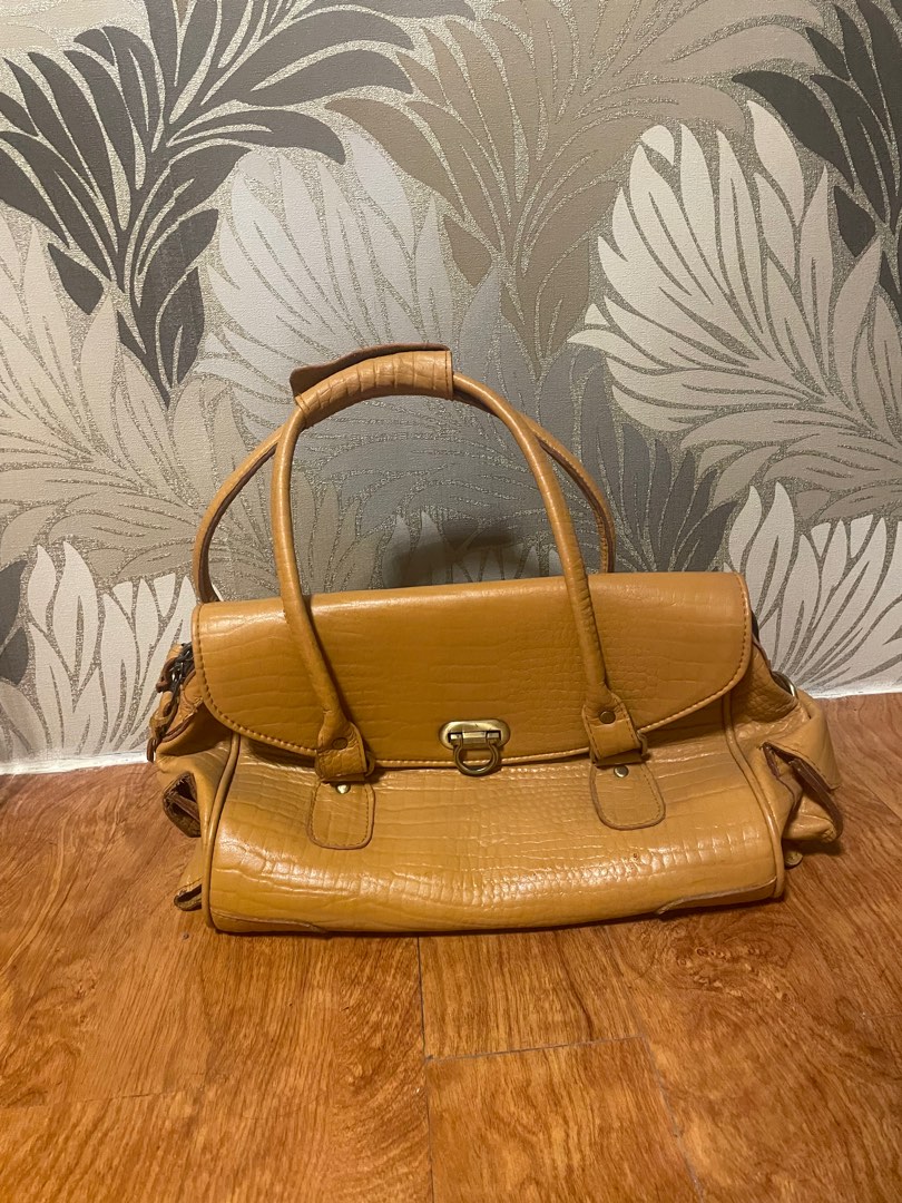 Original Vedasto (Genuine Leather), Women's Fashion, Bags & Wallets ...