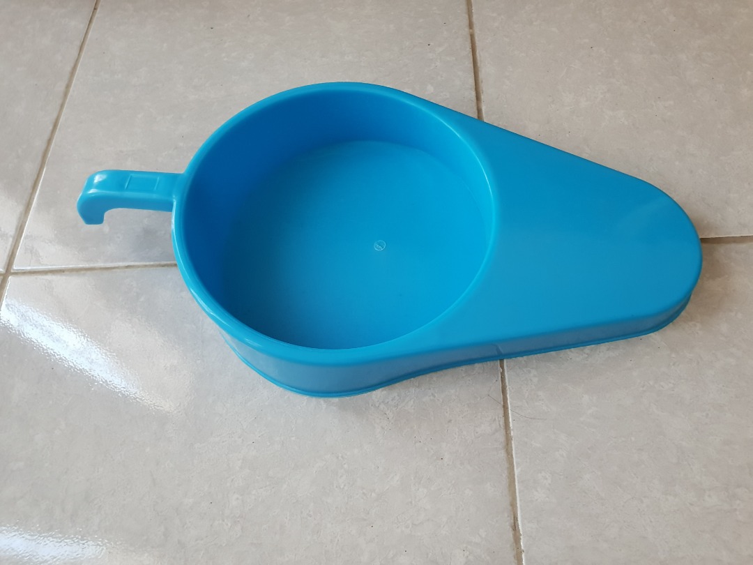 Pispot sendok lansia atau orang sakit plastik biru, Serba Serbi, Others ...