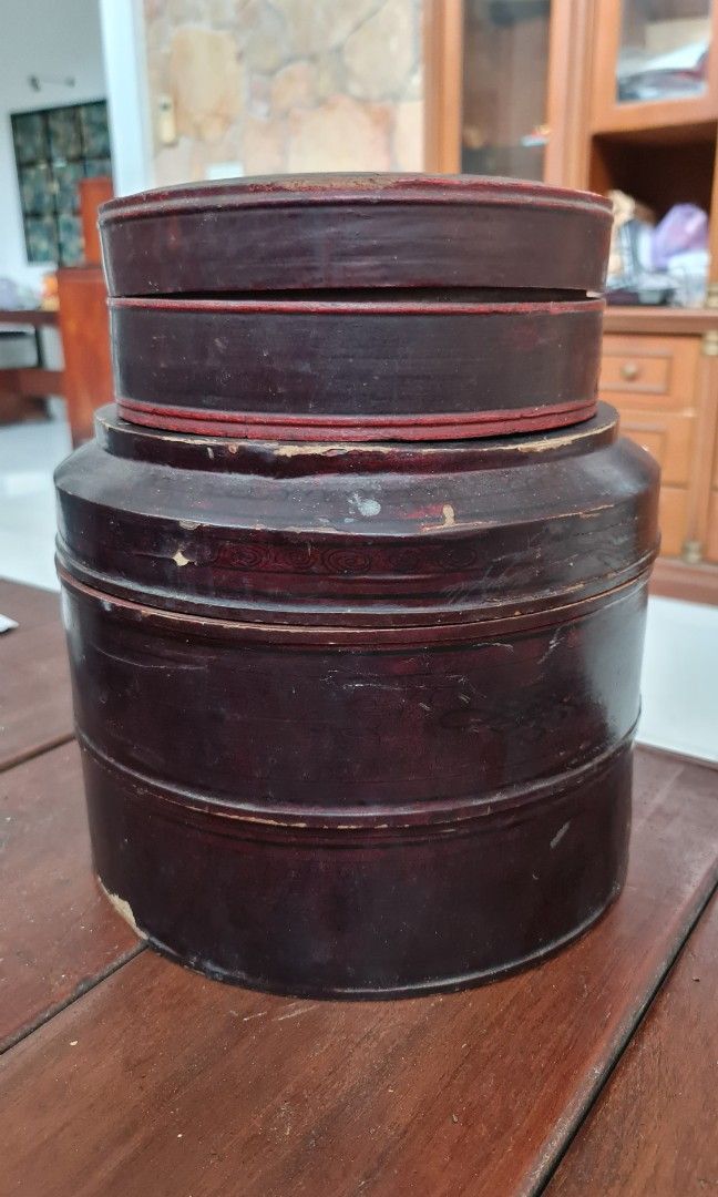 Rantang kayu antik, Antik, Pajangan di Carousell