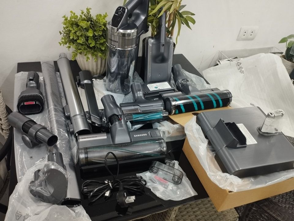 Samsung Jet 90 Complete Cordless Stick Vacuum, TV & Home Appliances ...