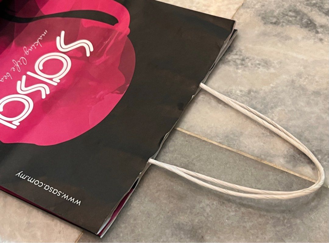 SaSa Signature Paper Bag, Beauty & Personal Care, Bath & Body, Body ...