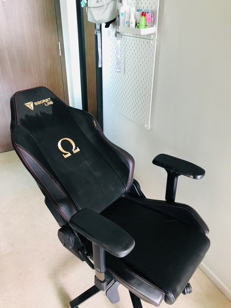Secretlab Omega Gaming Chair 2020, Furniture & Home Living, Furniture ...