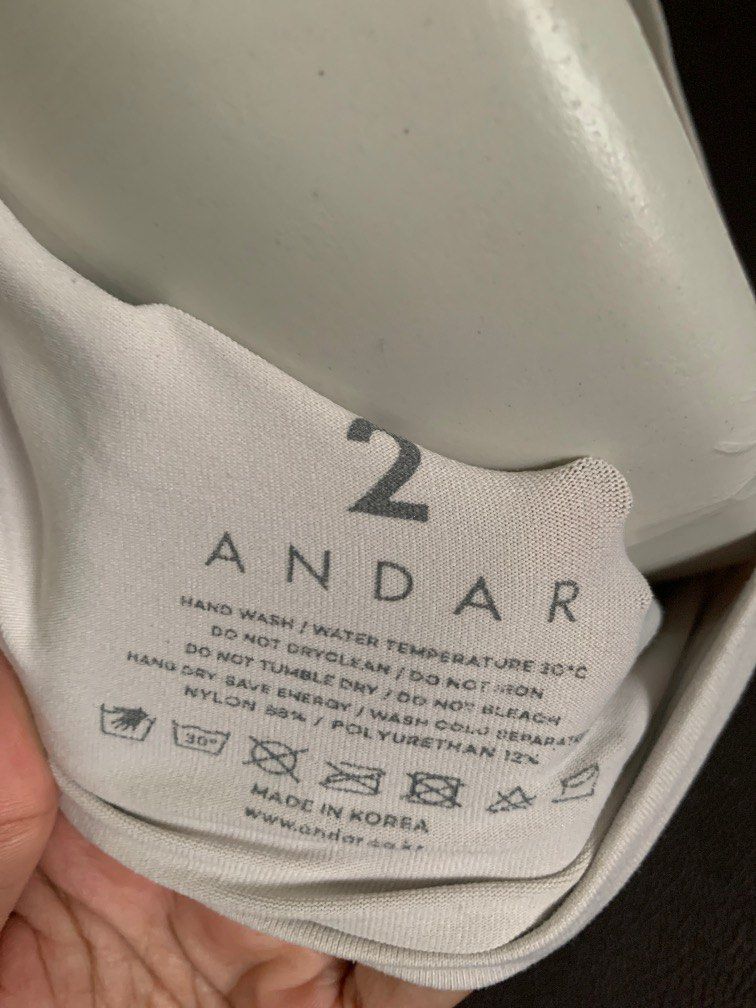 Sport tank cup bra Andar, Fesyen Wanita, Pakaian Wanita, Atasan di ...