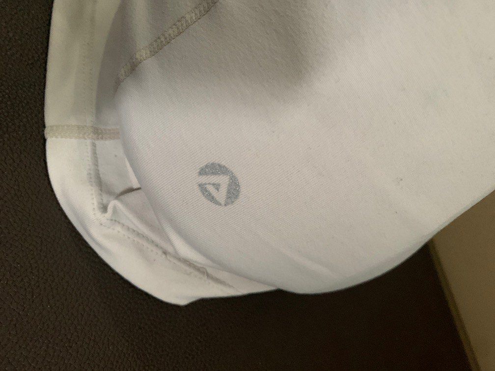 Sport tank cup bra Andar, Fesyen Wanita, Pakaian Wanita, Atasan di ...