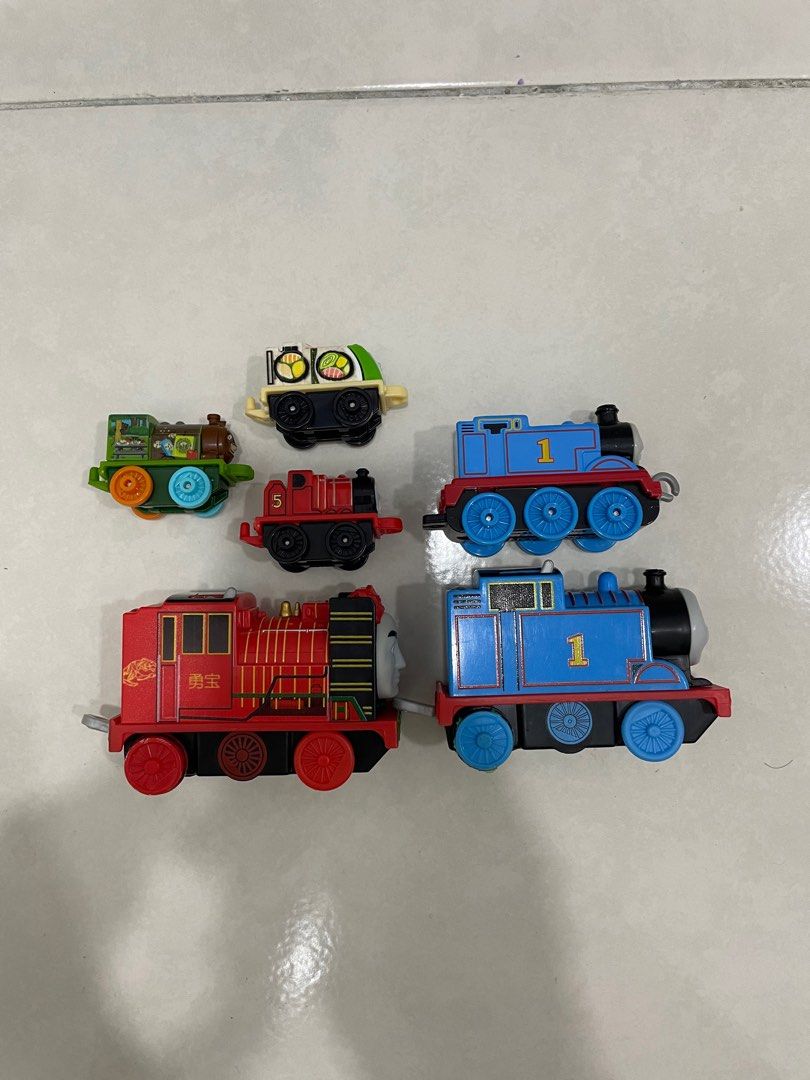 Thomas And Friends Motorized Railway Delux Depot Set, Hobbies & Toys ...
