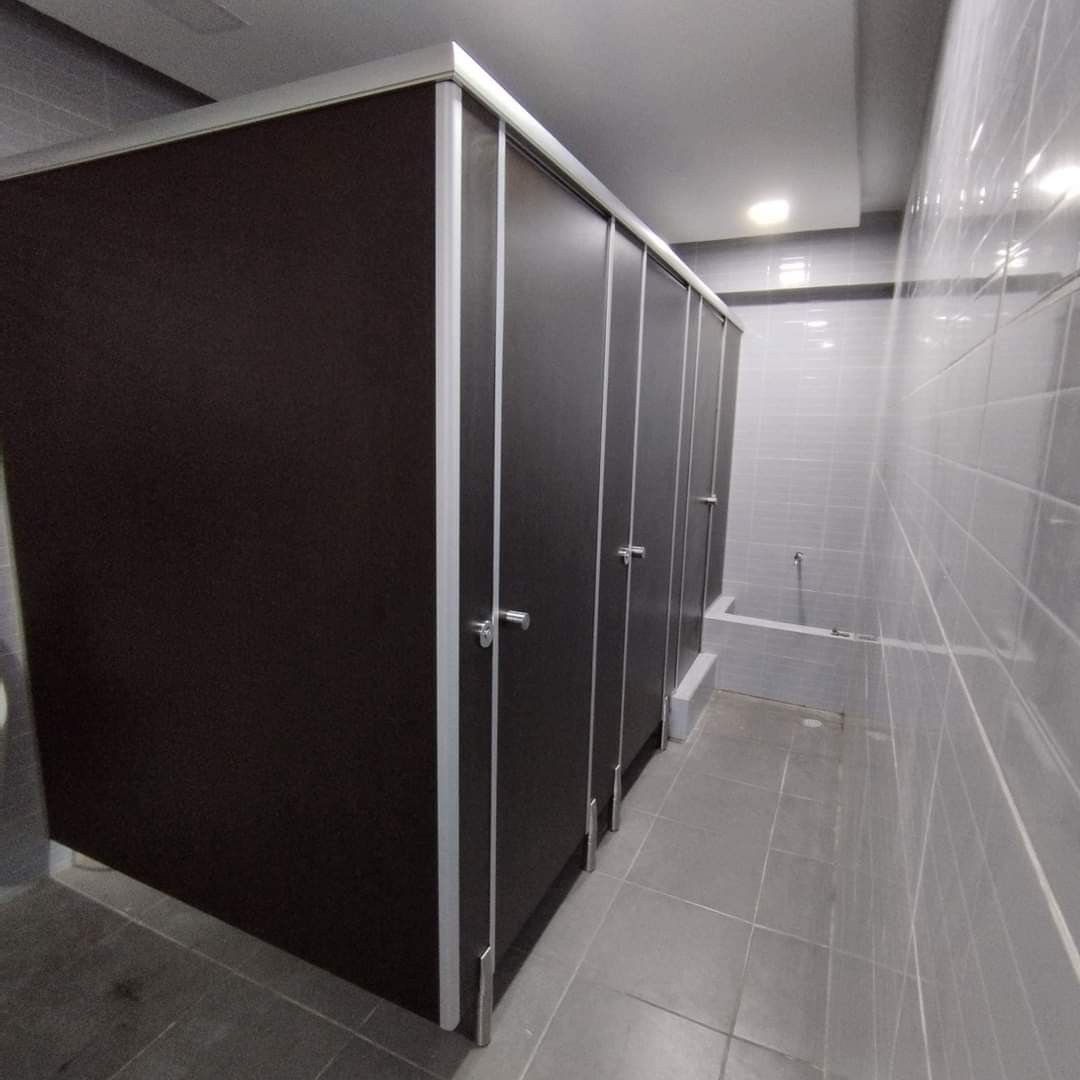 Toilet Cubicle Partition (Pvc/Phenolic materials), Commercial ...