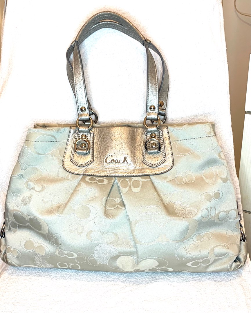 Coach Tote bag (C024), Women's Fashion, Bags & Wallets, Tote Bags on Carousell