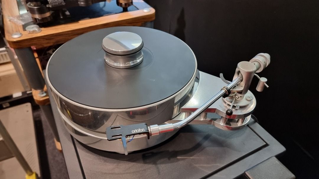 Transrotor Fat Bob S Turntable, Audio, Other Audio Equipment on Carousell