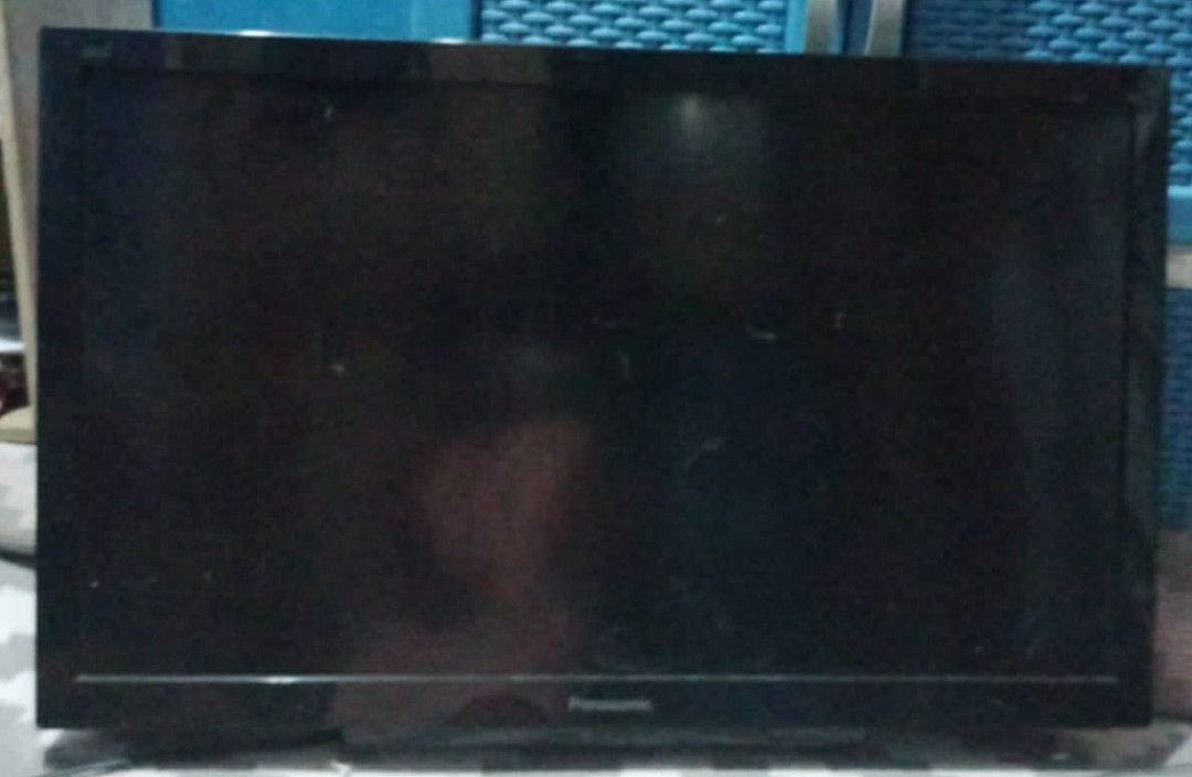 Tv lcd panasonic viera 32 inch, Elektronik, TV & Perlengkapan Hiburan ...