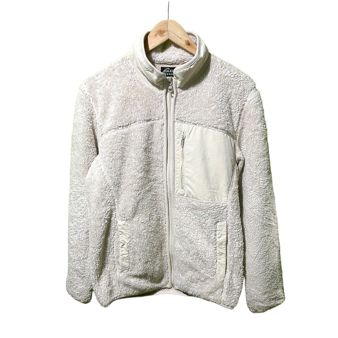 Uniqlo White Bulky Fleece Jacket, Men's Fashion, Coats, Jackets and ...