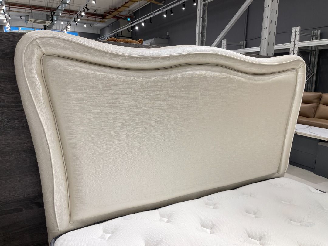 5 Feet Queen Size Bed Frame with Drawer, Furniture & Home Living ...
