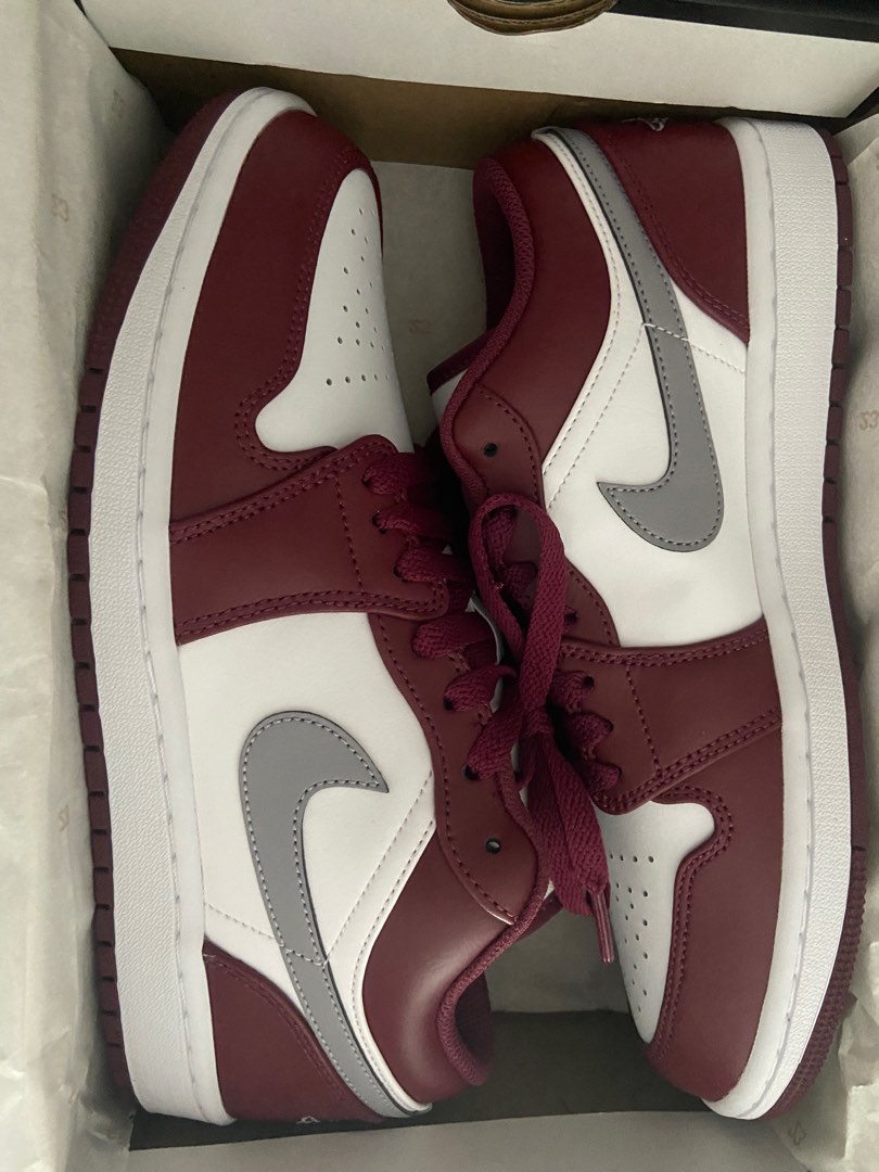 Air Jordan 1 Low Bordeaux, Men's Fashion, Footwear, Sneakers on Carousell