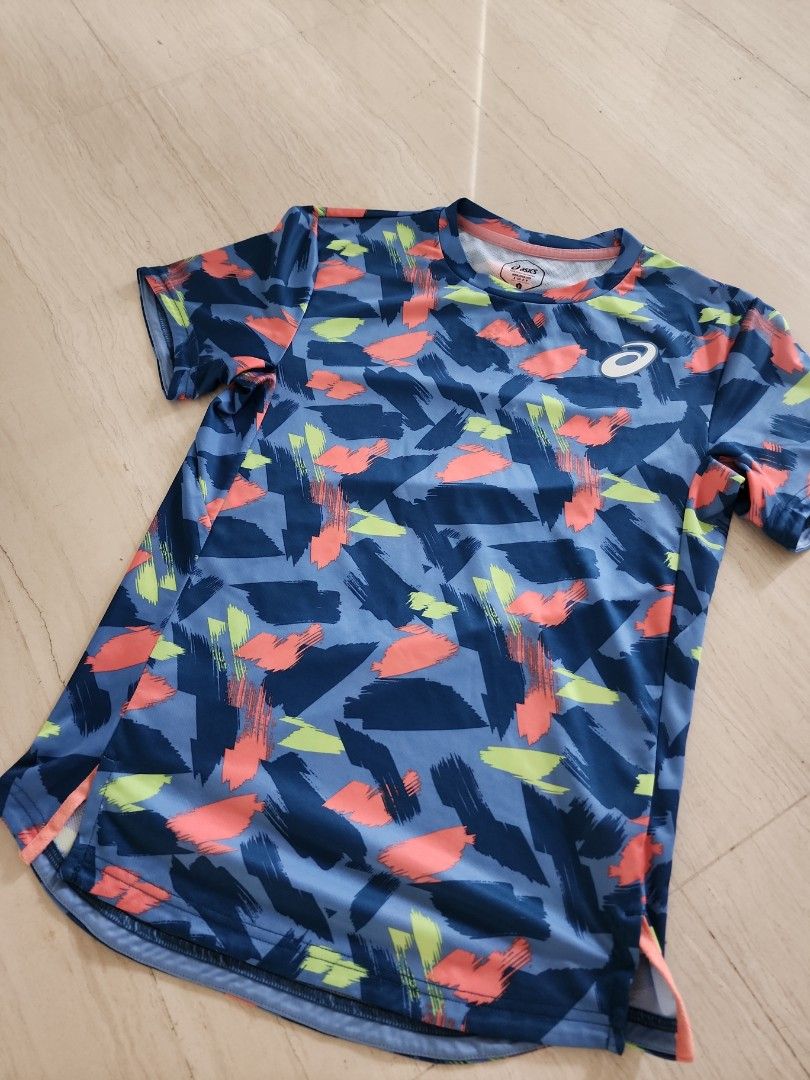 Asics Tennis shirt, Men's Fashion, Activewear on Carousell