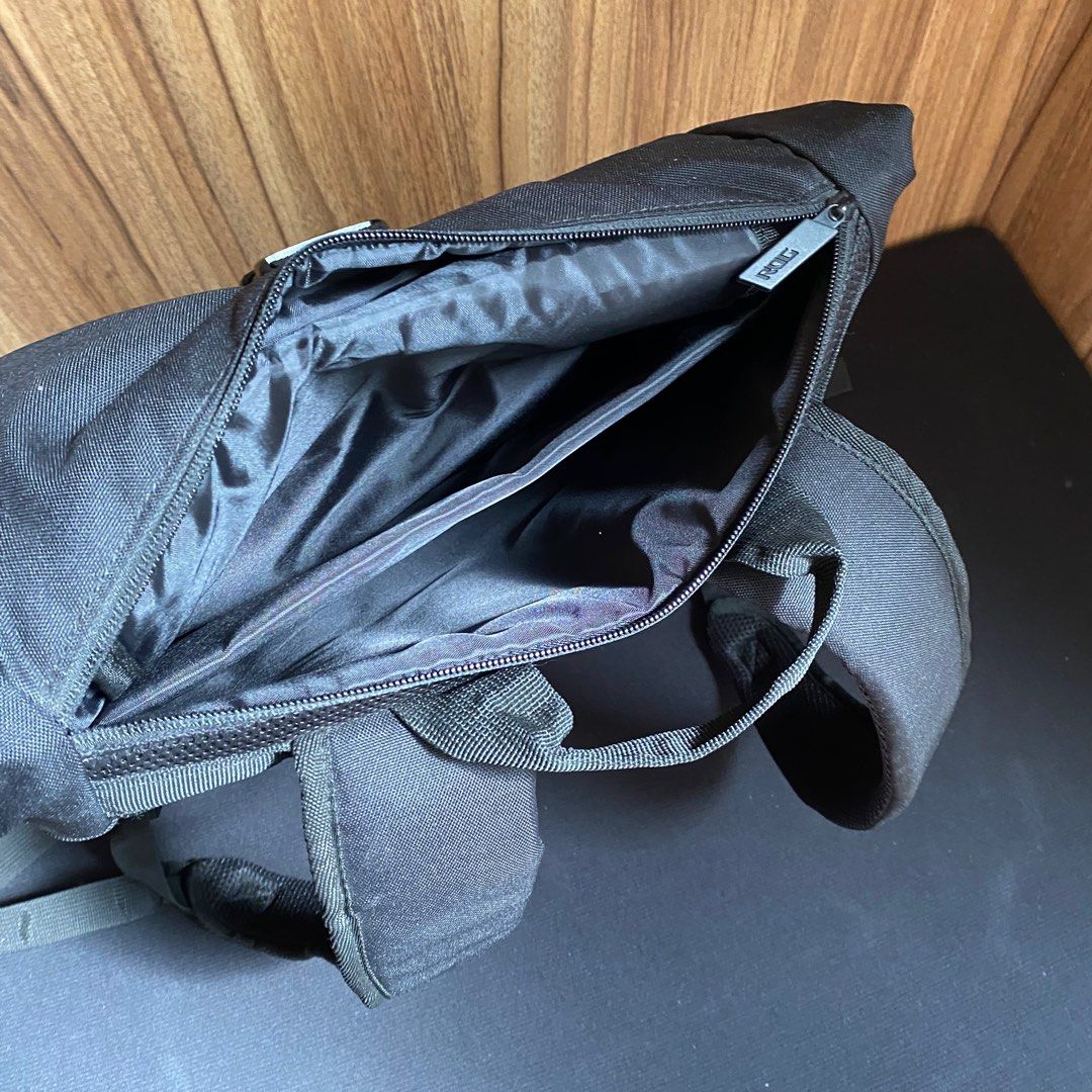 ASUS ROG BP4701 Gaming Backpack, Men's Fashion, Bags, Backpacks on ...