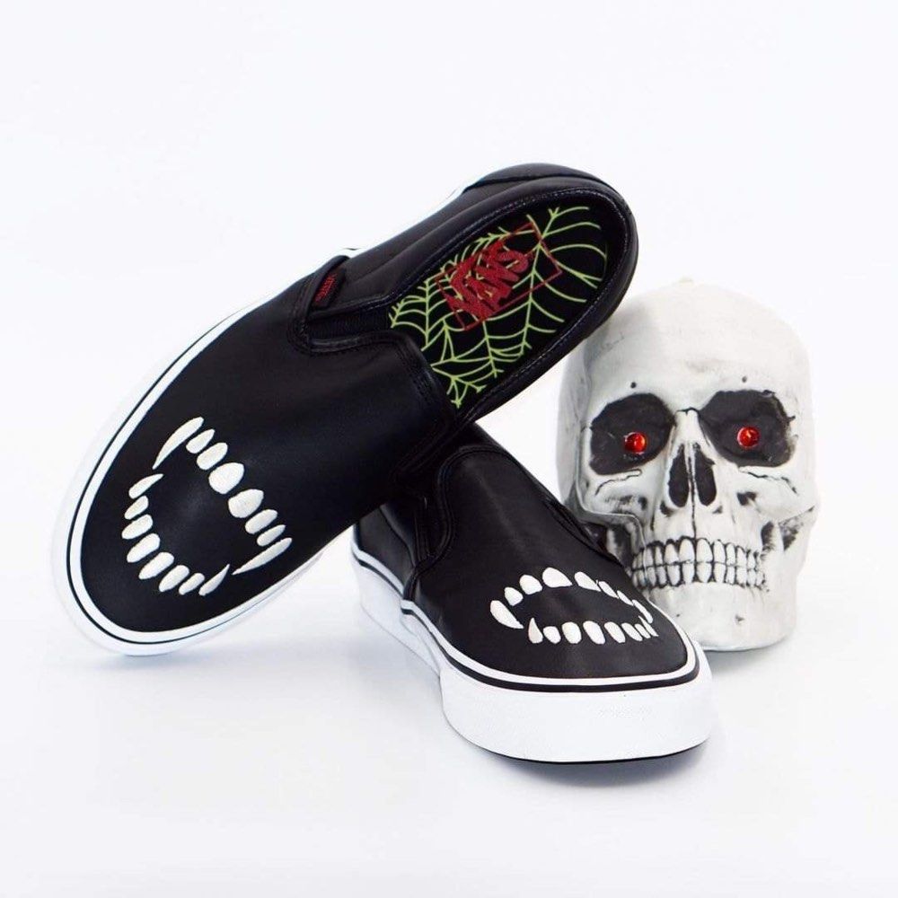 Authentic Vans Fangs Classic Slip-On Sneaker, Men's Fashion, Footwear ...