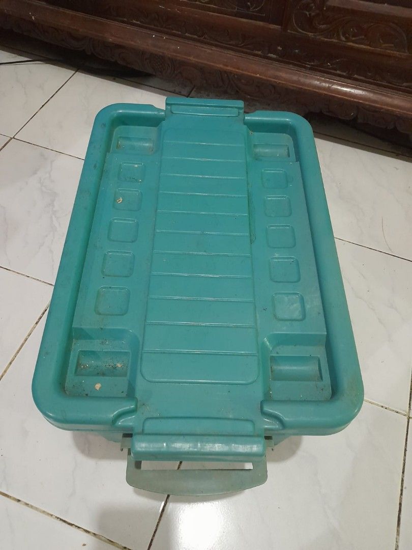 Box kontainer penyimpanan, Perabotan Rumah di Carousell
