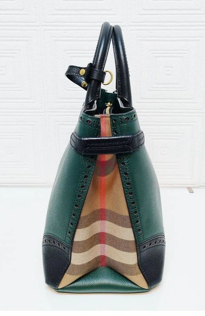 Burberry Banner, Luxury, Bags & Wallets on Carousell