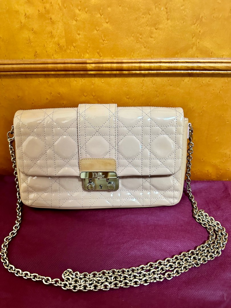 Christian Dior - Miss Dior New Lock on Chain, 名牌, 手袋及銀包 - Carousell