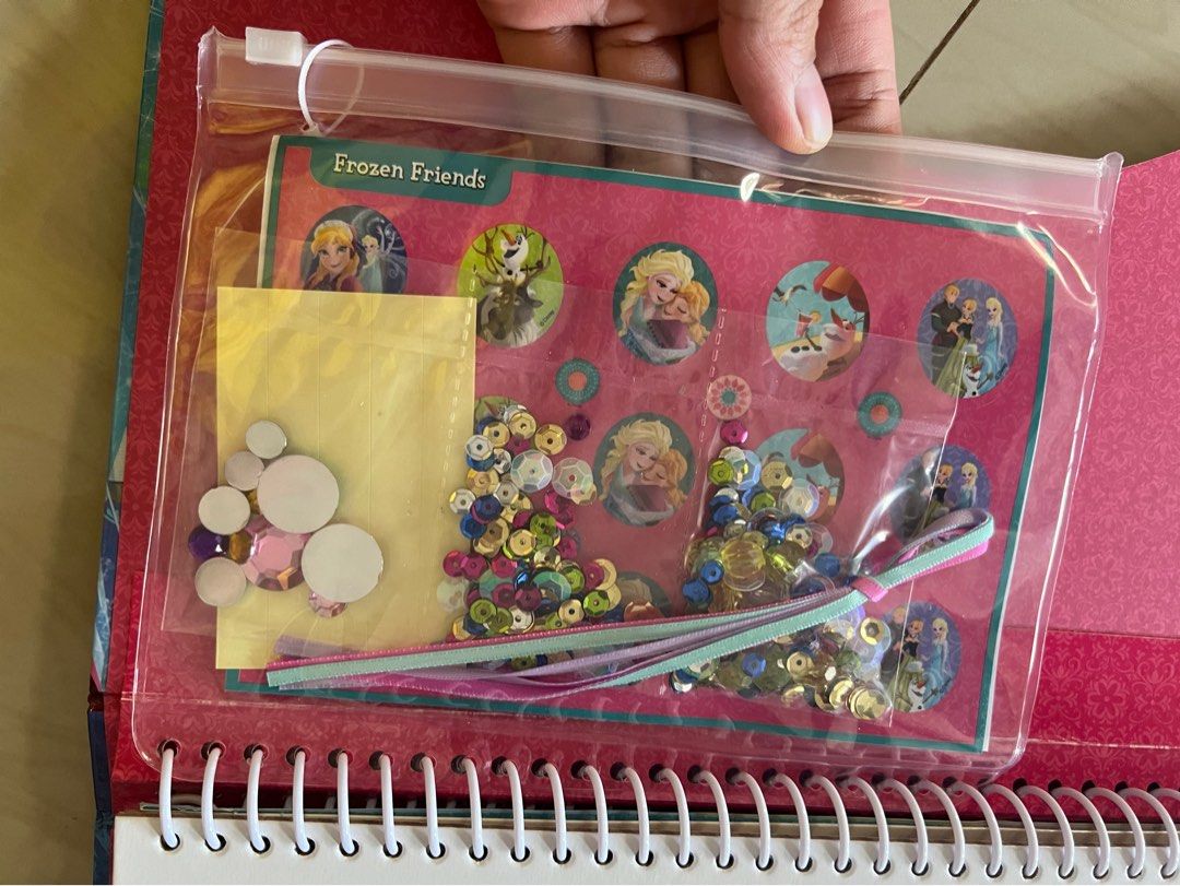 Frozen Storybook Paper Doll Kit, Hobbies & Toys, Toys & Games on Carousell