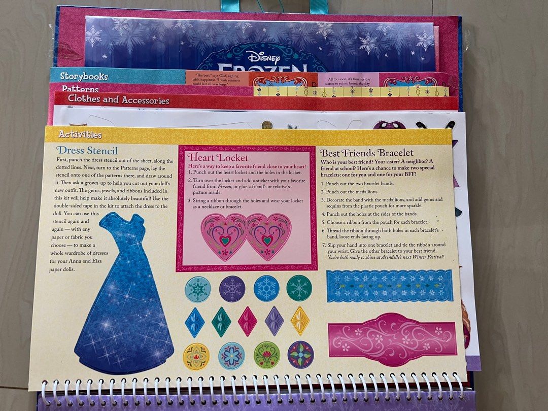 Frozen Storybook Paper Doll Kit, Hobbies & Toys, Toys & Games on Carousell