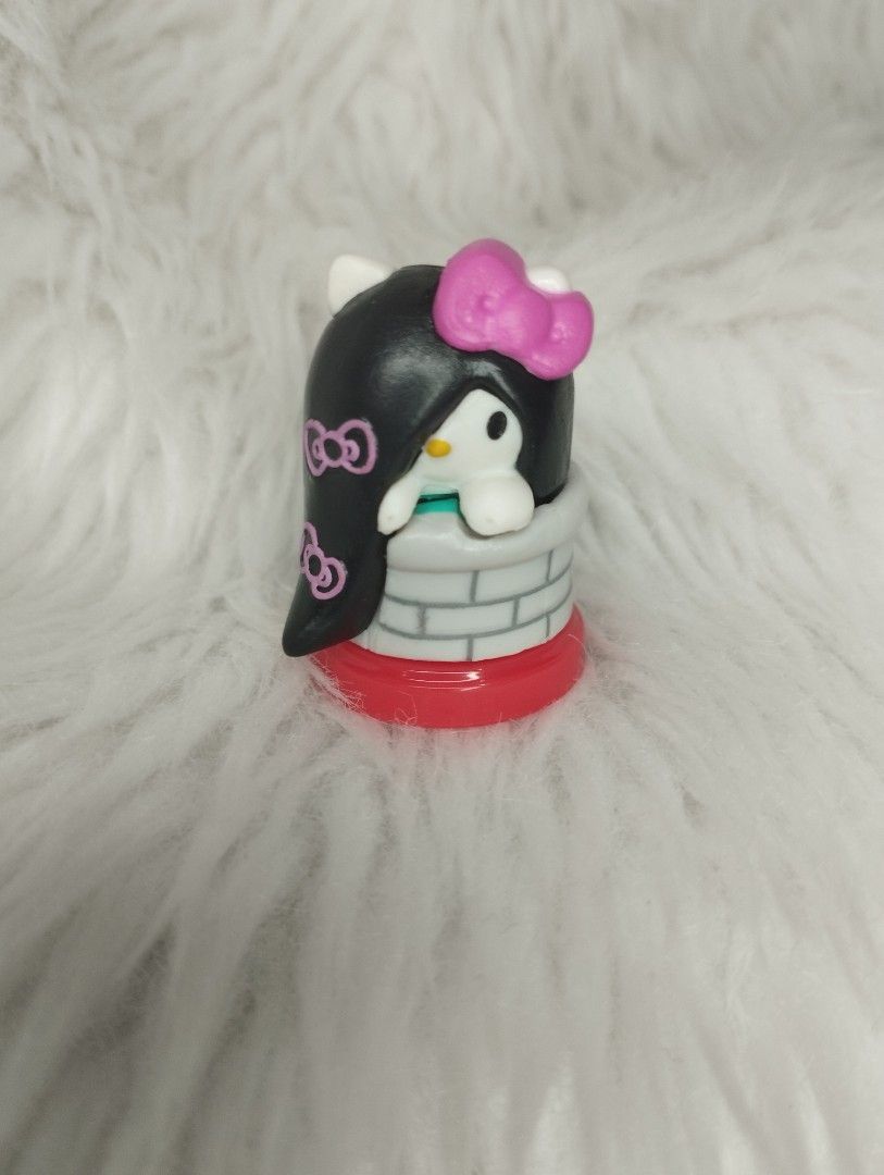 Furuta Hello Kitty x Sadako Mini Figure, Hobbies & Toys, Toys & Games ...