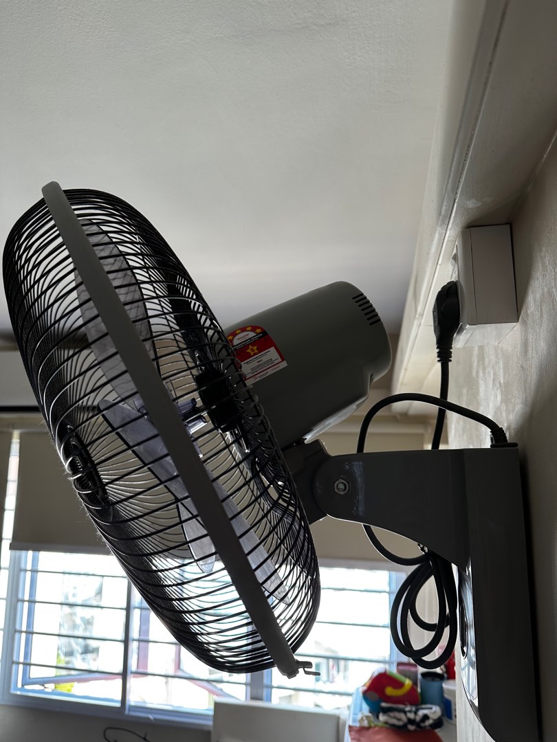 KDK KU408 - Well kept wall fan, Furniture & Home Living, Lighting ...