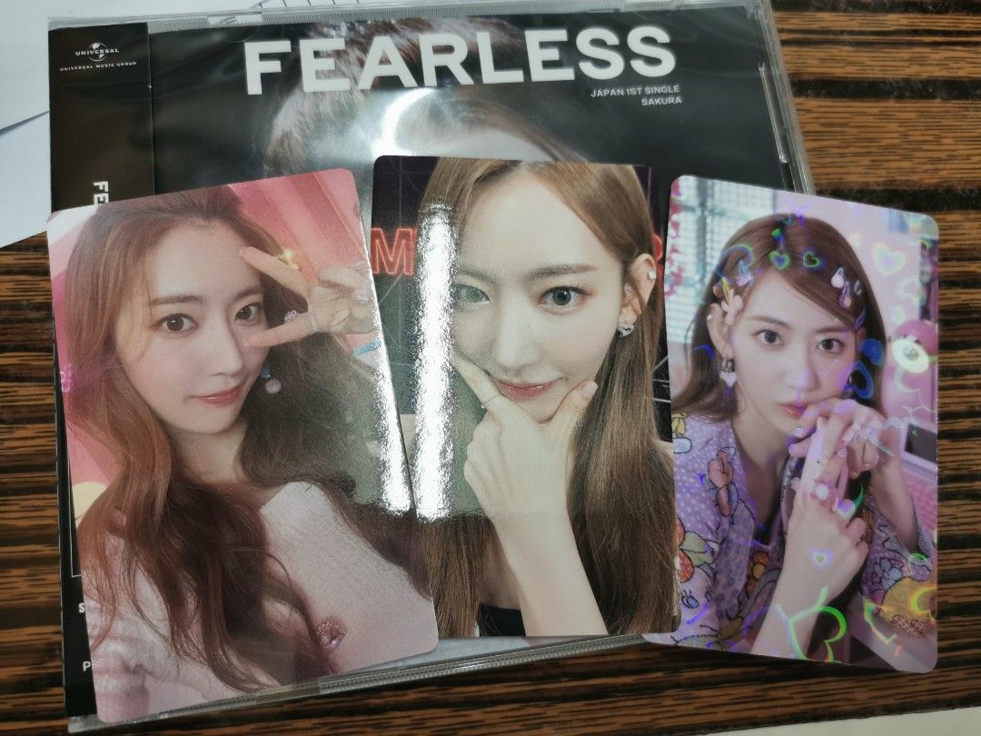 Lesserafim fearless sakura set, 興趣及遊戲, 收藏品及紀念品, 韓流 - Carousell