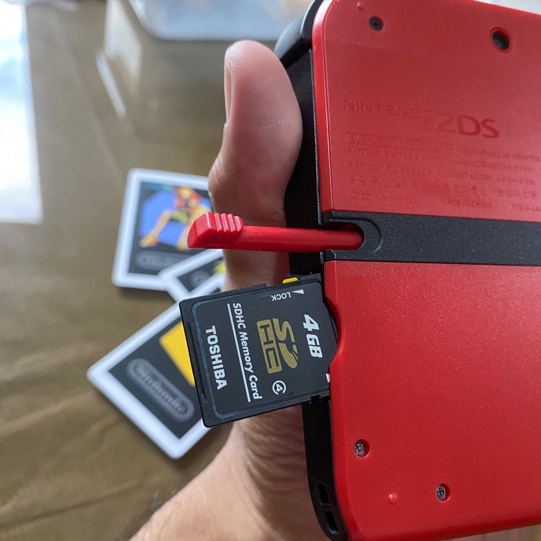 Nintendo 2DS with Pokemon Sun, Video Gaming, Video Game Consoles ...