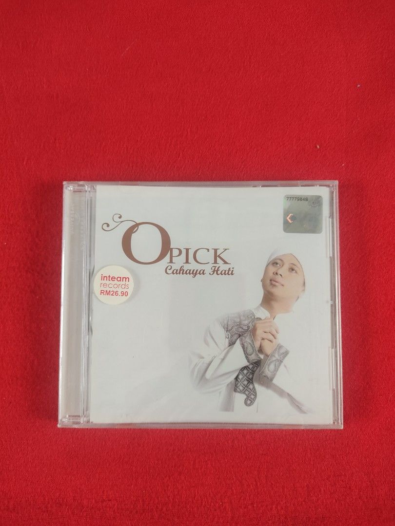 Opick (Cahaya Hati), Hobbies & Toys, Music & Media, CDs & DVDs on Carousell