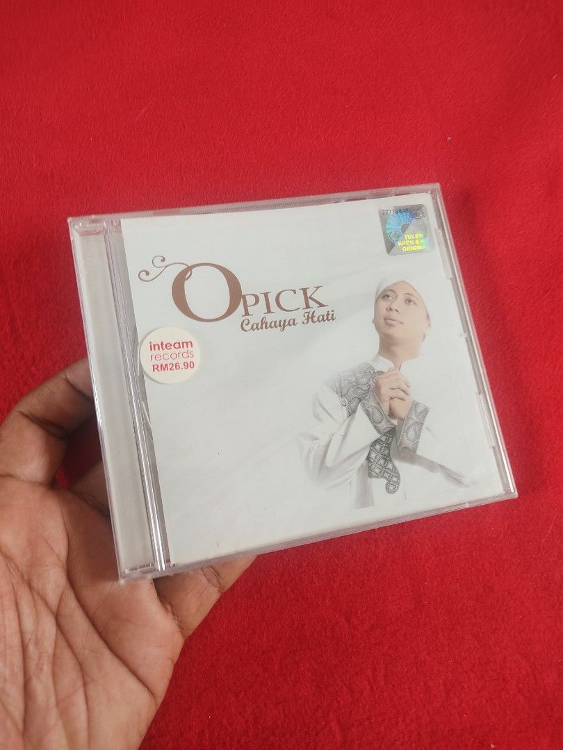 Opick (Cahaya Hati), Hobbies & Toys, Music & Media, CDs & DVDs on Carousell