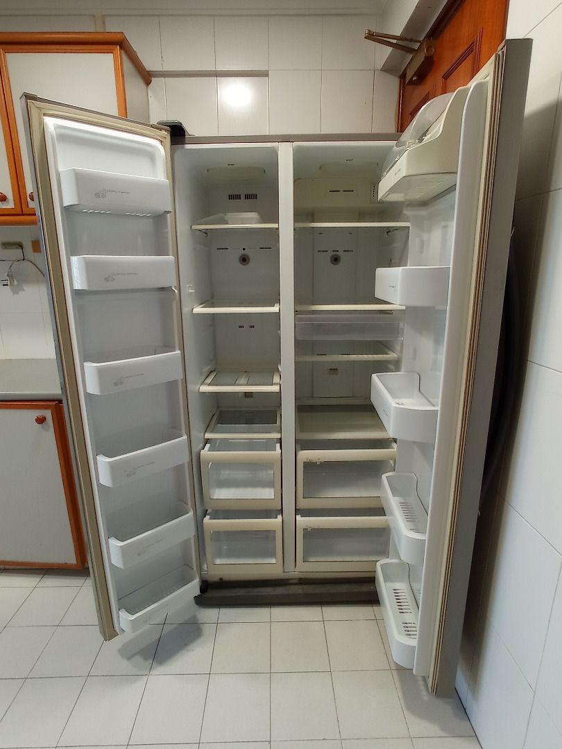 Samsung 496-litre 2-door side-by-side fridge/refrigerator, model ...