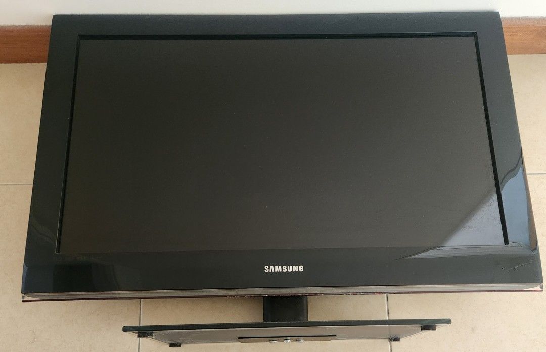 Samsung TV 32 inch, TV & Home Appliances, TV & Entertainment, TV on ...