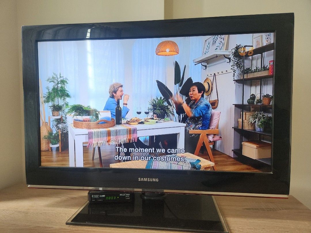 Samsung TV 32 inch, TV & Home Appliances, TV & Entertainment, TV on Carousell