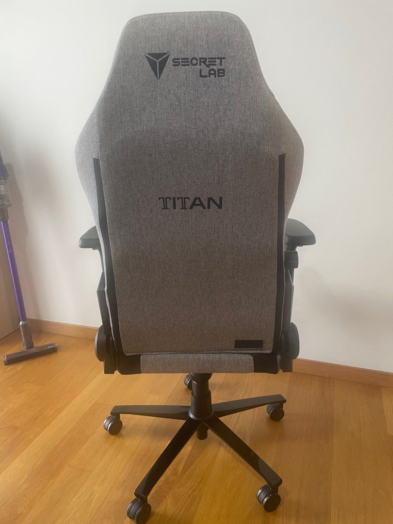 Secret Lab Titan 2020 SoftWeave Cookies and Cream, Furniture & Home ...
