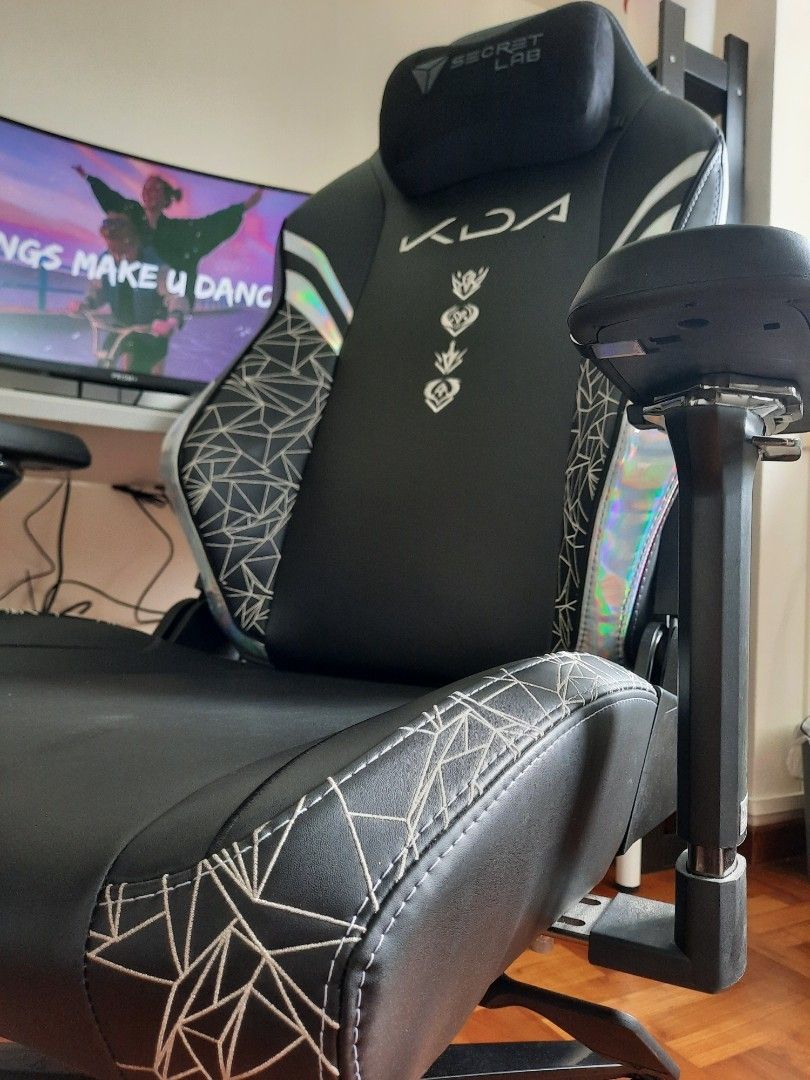 Secret lab TITAN EVO 2022 KDA-Regular, Furniture & Home Living, Furniture, Chairs on Carousell
