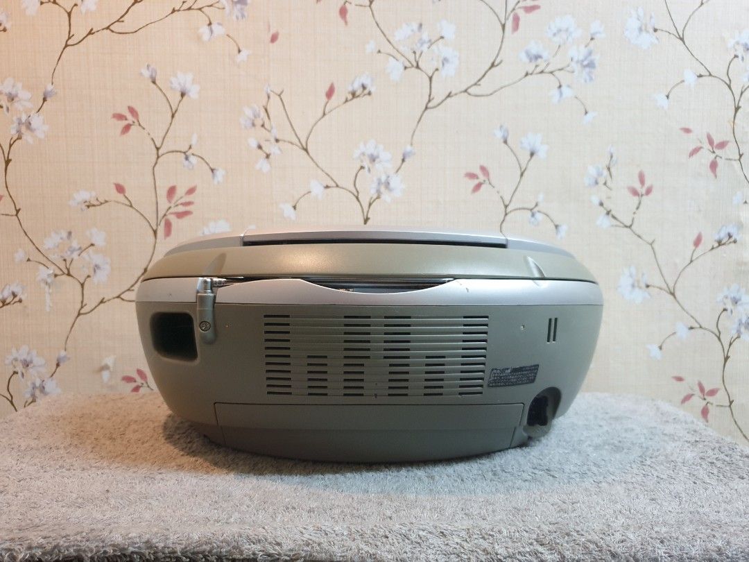 Sony CFD-S250 CD Cassette Radio, Audio, Portable Music Players on Carousell