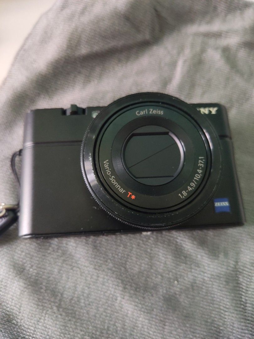 Sony digital still camera dsc-rx100, Photography, Cameras on Carousell