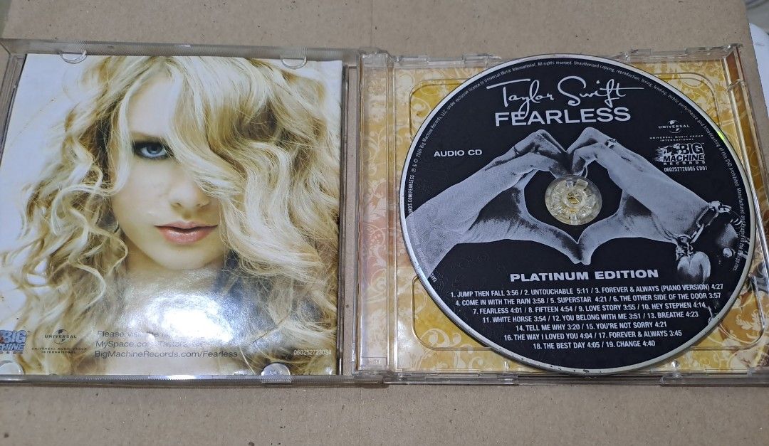 Taylor Swift Fearless cd/dvd, Hobbies & Toys, Music & Media, CDs & DVDs ...
